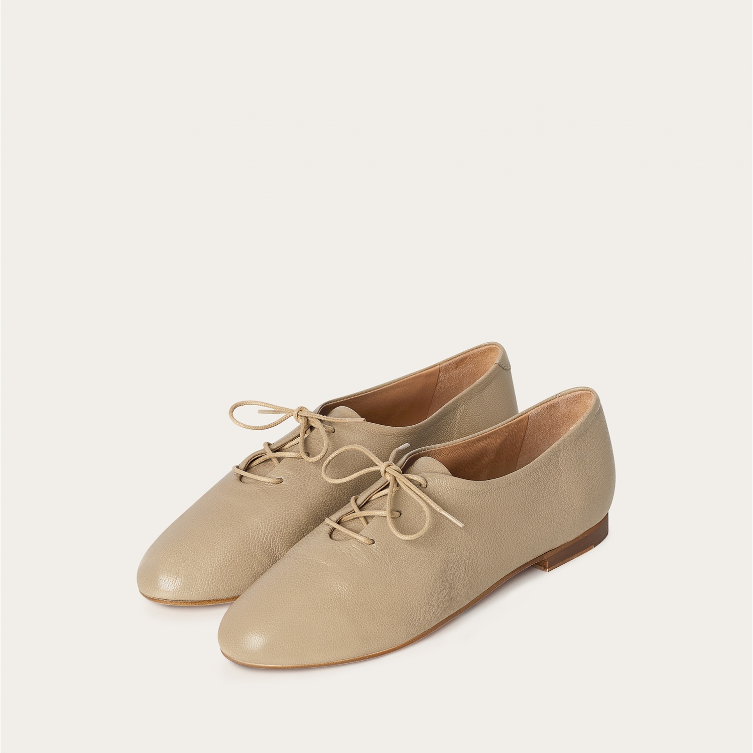 Serge Flats, pebble grey | Balagan Studio